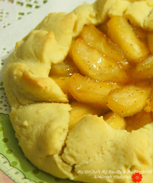 The Writer's CooKING!: Rustic Apple Tart ~ Kerana Sebiji Epal