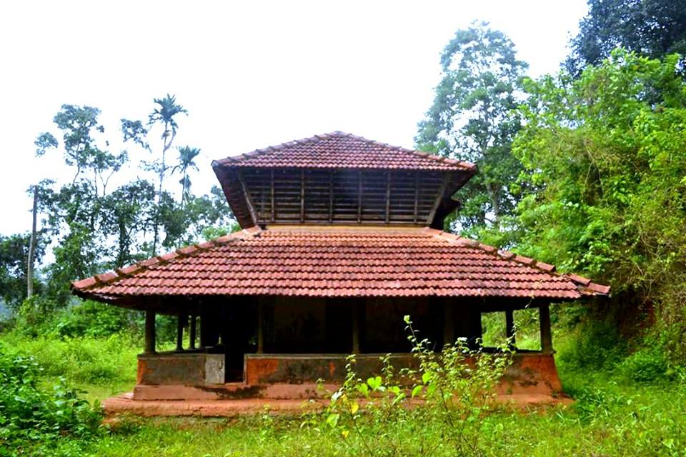 A Century old Tharavadu Wayand - aalmaramspot