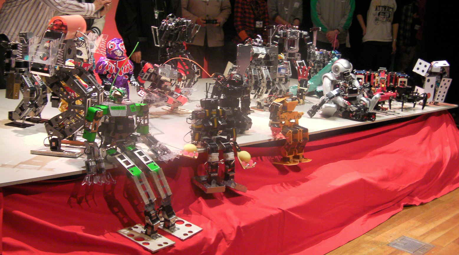 BIPED ROBOT NEWS JAPAN: ROBOT JAPAN 1st took place in Tsukiji, Tokyo ...