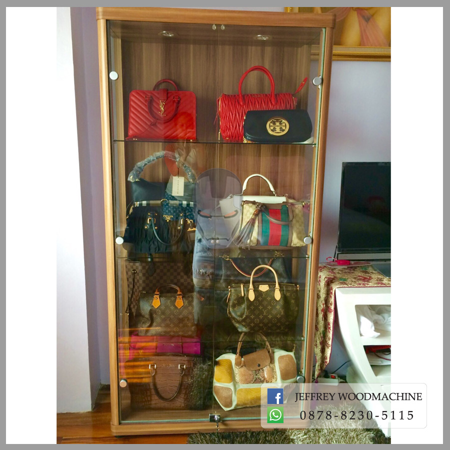 lemari kaca untuk produk: 10 daftar tas branded yang paling disukai ...