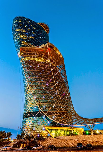 Nice Smile Memo: Capital Gate ตึกที่เอนที่สุดในโลก Abu Dhabi