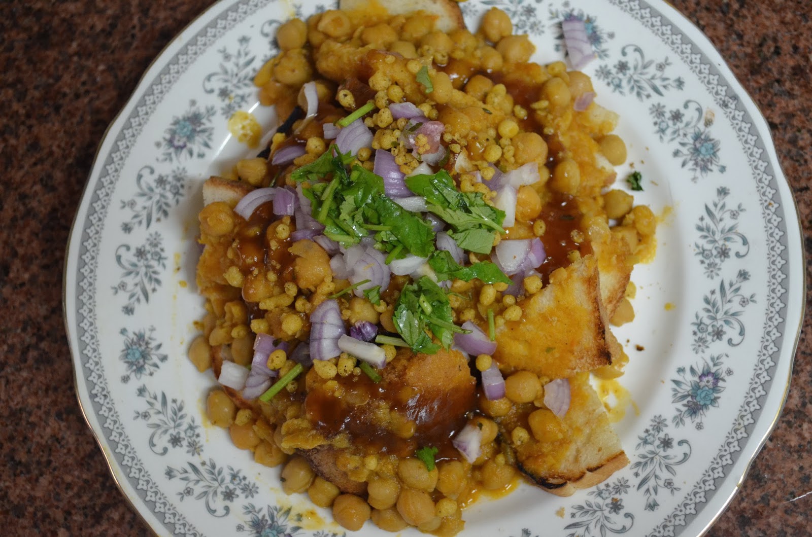 Presenting the Chef ;-): Madras Marina Beach famous Bread Channa