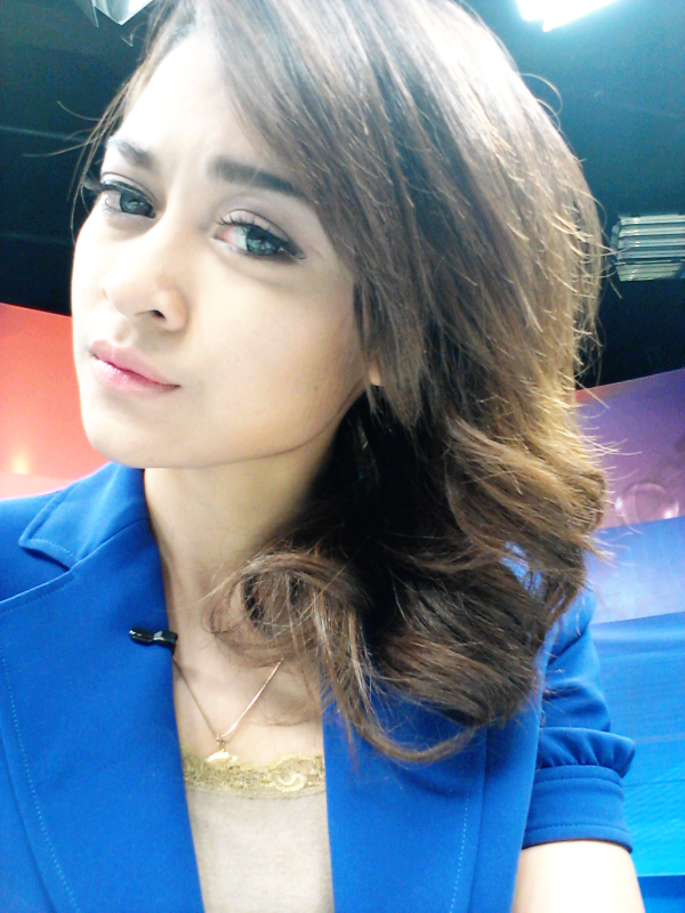 ZURAYDA SALIM PROFIL DAN GALERI FOTO CANTIK PRESENTER - ZONA ARTIS LAGI