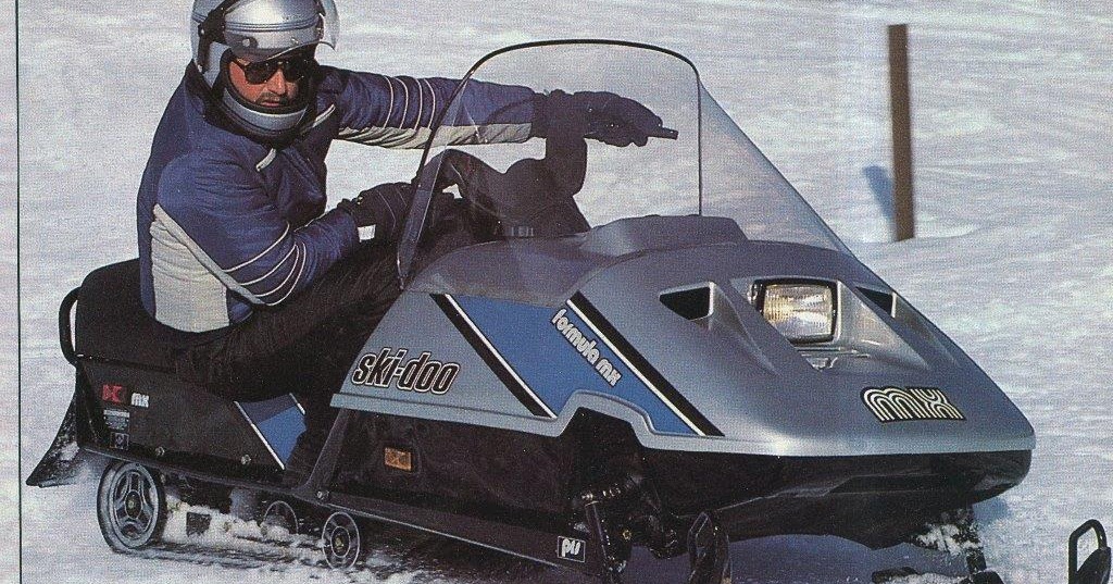 CLASSIC SNOWMOBILES OF THE PAST: 1987 SKI-DOO FORMULA MX SNOWMOBILE