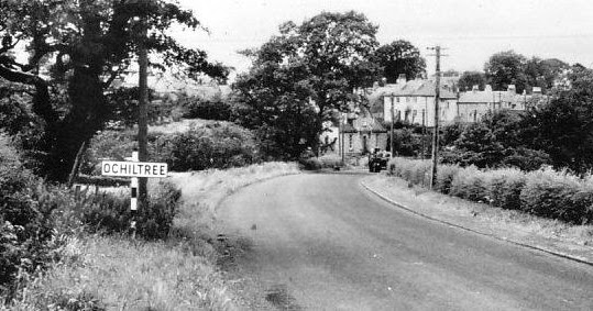 Tour Scotland: Old Travel Blog Photograph Road To Ochiltree Scotland