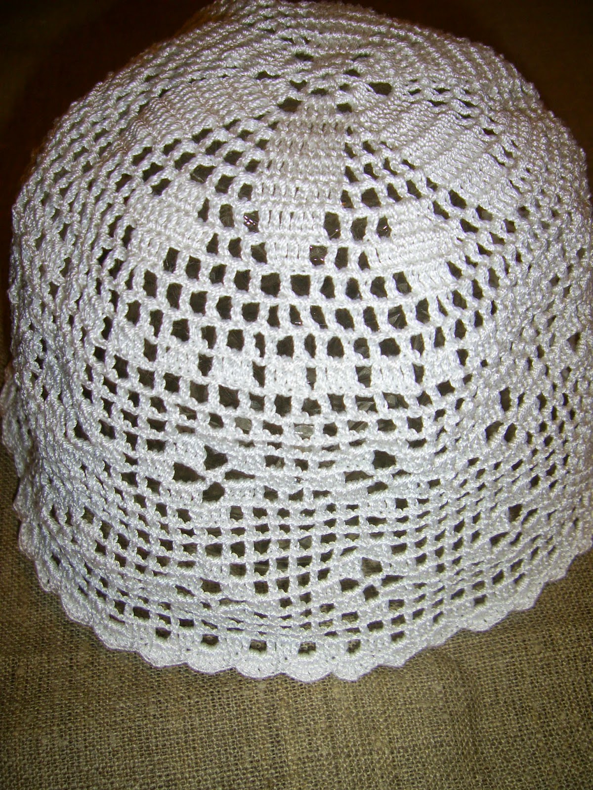 mano lino nėriniai: Baltos nertos kepurės