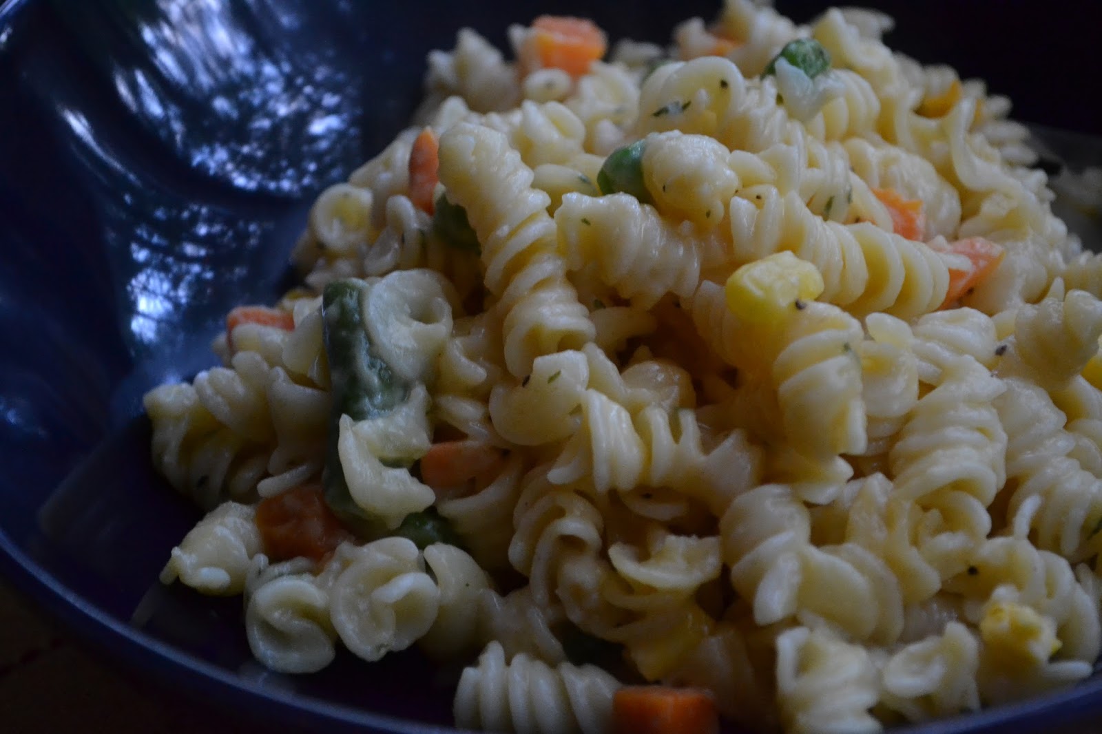 Creamy One Pan Veggie Cheddar Pasta