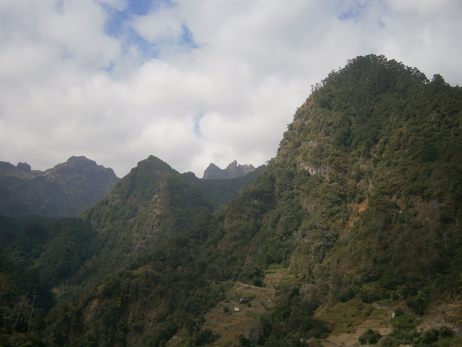 fotográfico: CRUZINHAS - FAIAL - SANTANA (Madeira)