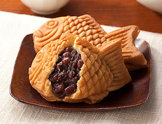 Yusuke Japan Blog: Taiyaki, the fish shaped waffle filled with red bean ...