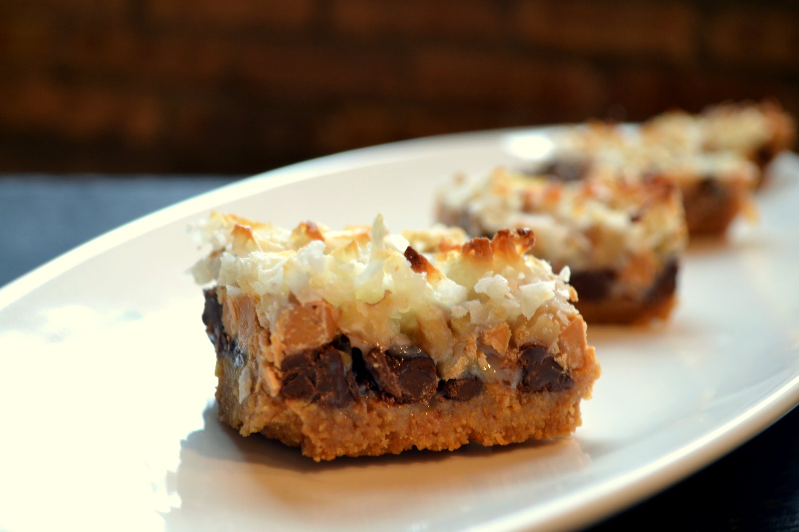 Hardly Housewives: Five Layer Bars