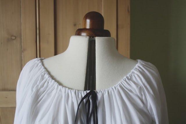 The Petticoat Archives: The Medieval Dress.