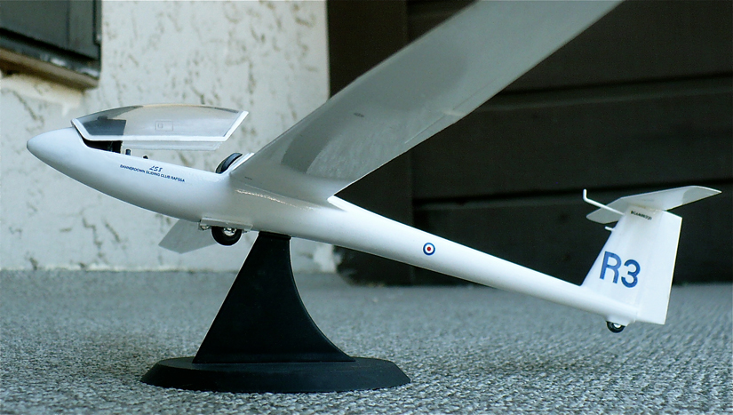 The Great Canadian Model Builders Web Page!: Rolladen-Schneider LS8-a/18