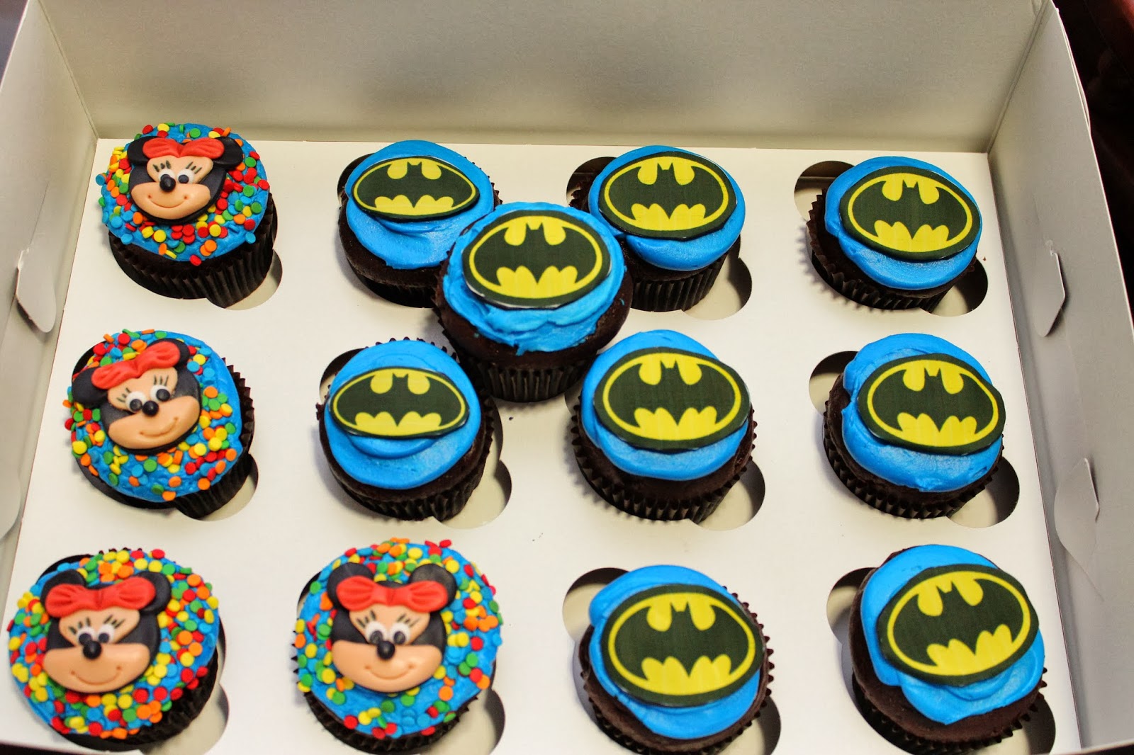 Love Dem Goodies: Batman & Mini Mouse Cupcakes