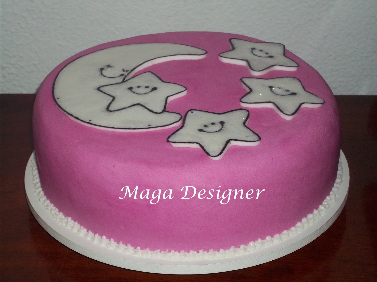 "MARGARIDA BOLOS ARTÍSTICOS".: Bolo de Meia Lua e Estrelinhas.