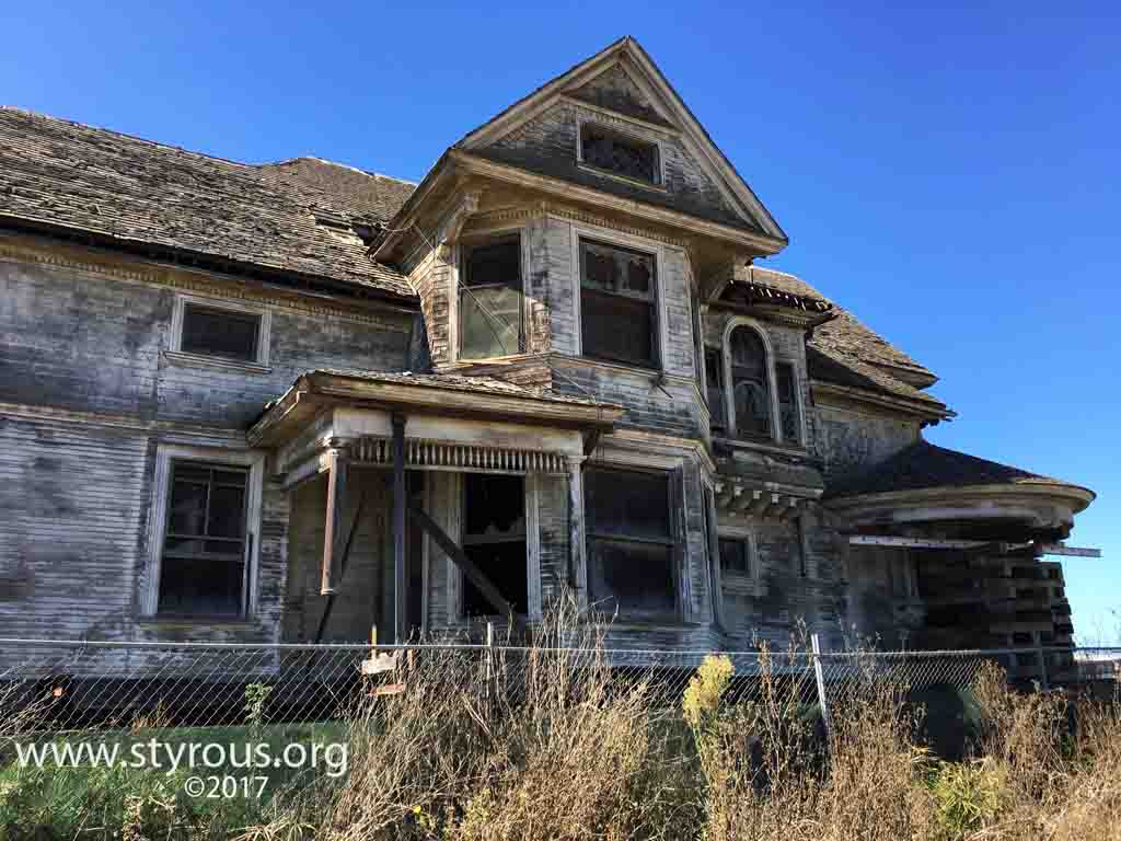 The Styrous® Viewfinder: Redman House ~ a forlorn mansion