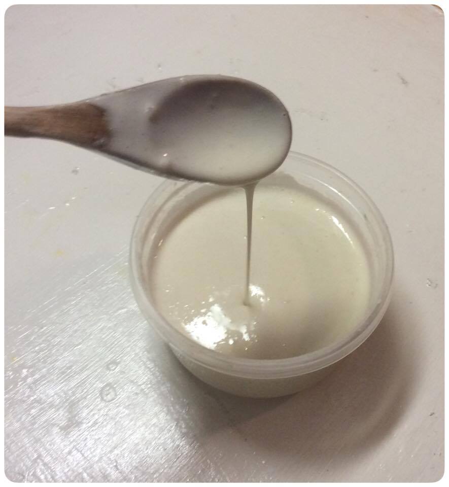 Realizando manualidades: ENGRUDO PEGAMENTO CASERO MUY FACIL