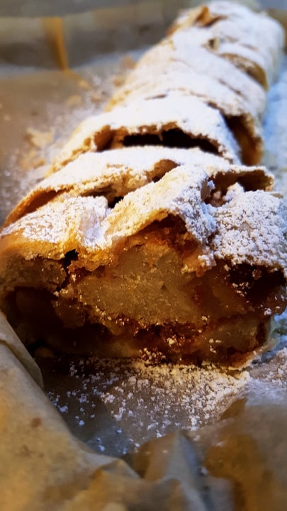 Strudel me mollë (Vienez) | BonBon Taste