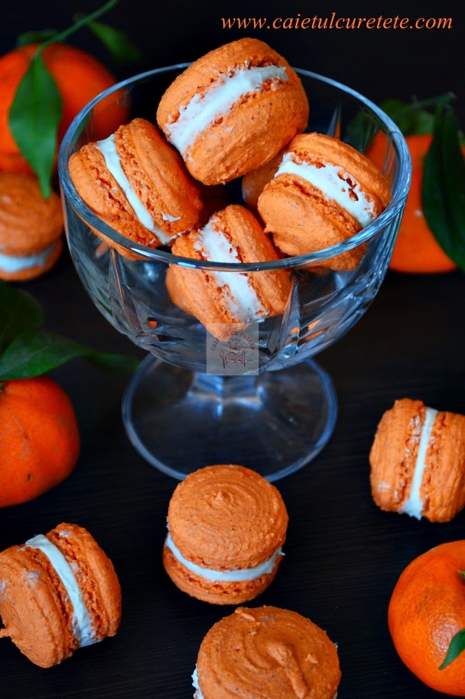 Macarons cu portocale si crema ganache de ciocolata alba - CAIETUL CU ...