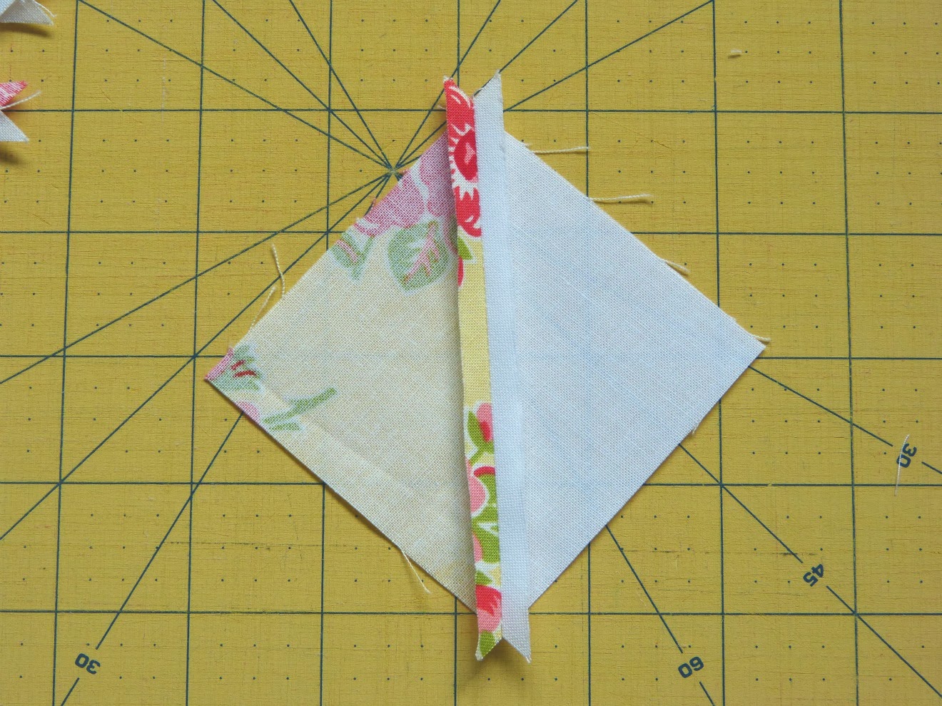 Pretty Little Quilts: Summer Beach Quilt Tutorial Part I - Fish Block