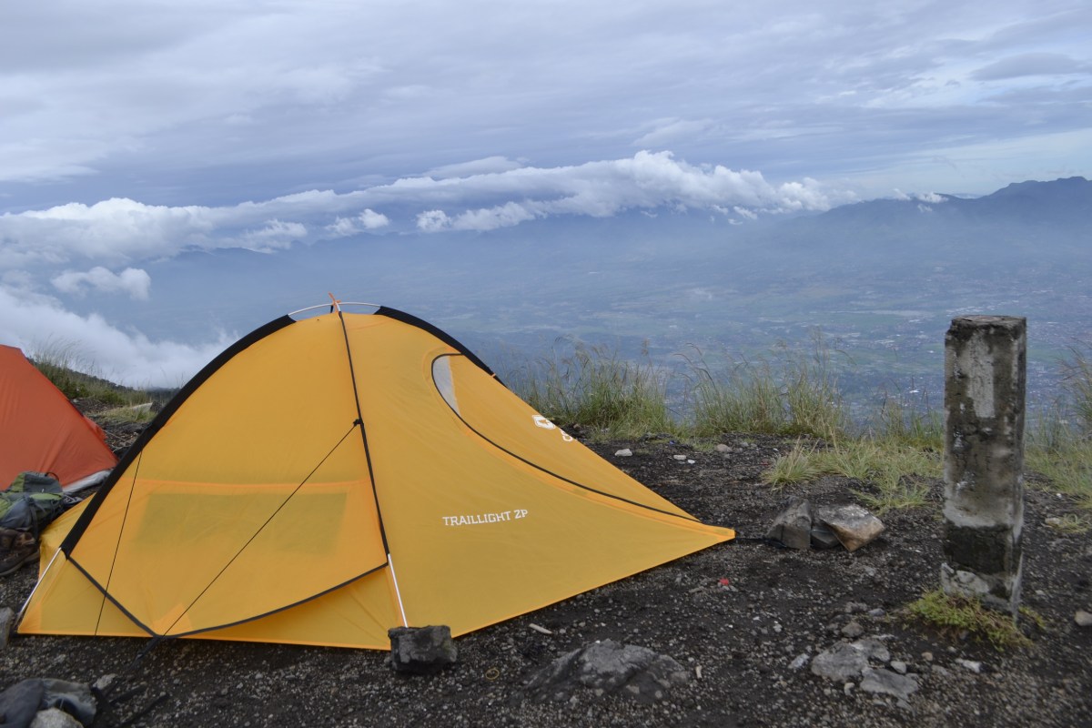 Tips Memilih Tenda Camping Untuk Aktivitas Outdoor - HIMALA UNMA BANTEN