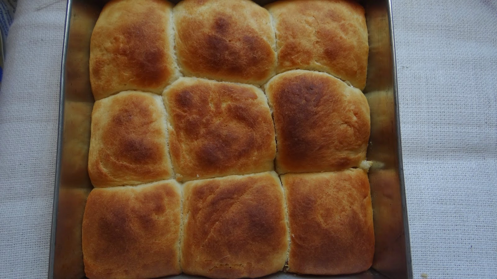 apigeonnapie: Dinner Rolls/Pav