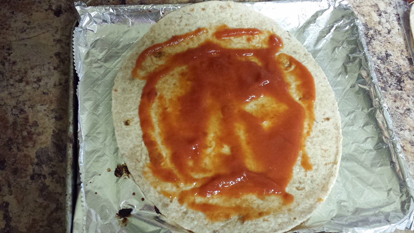 Yoannita90: Recipe : Flourless Pizza ( Using Taco Shells )