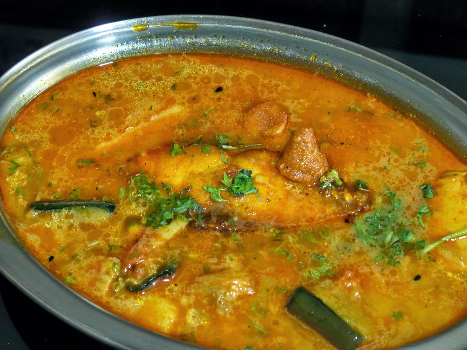 Bangali Mashi's Kitchen: For The Love Of Patla Macher Jhol