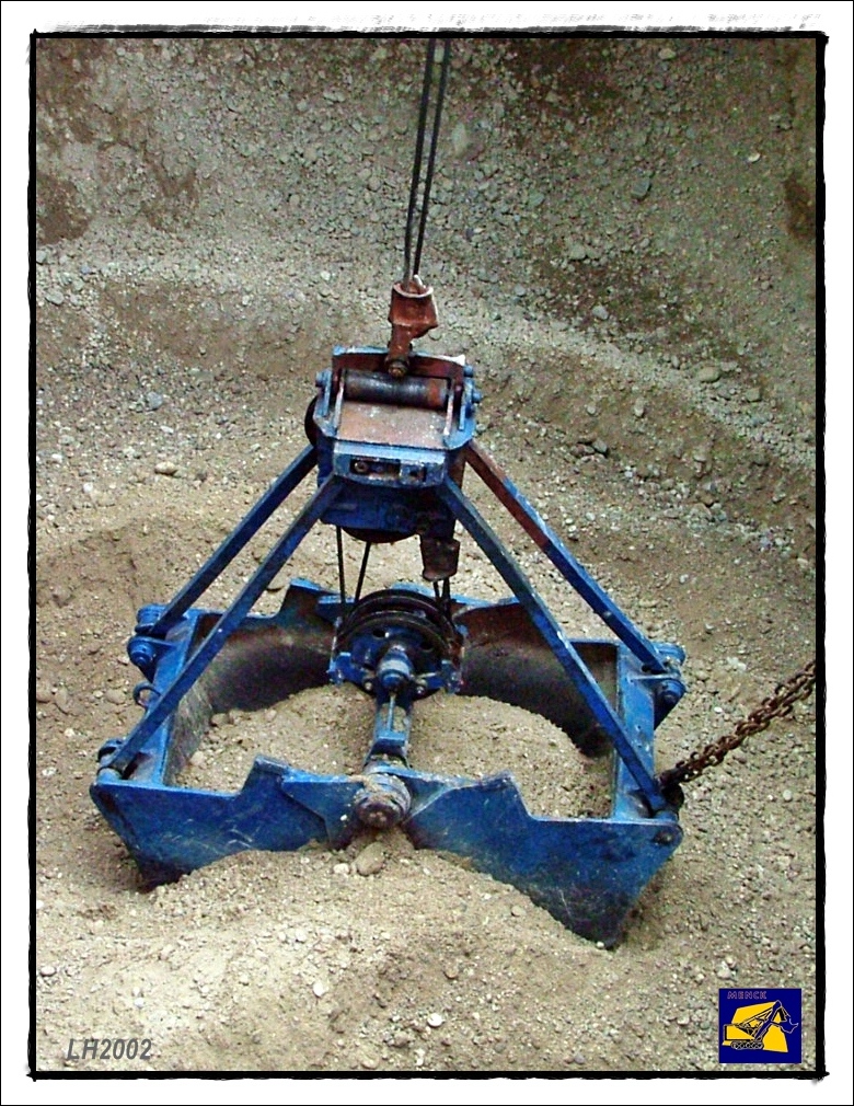 Bagger Galerie Construction Machines: MENCK M90 Seilbagger mit Greifer ...