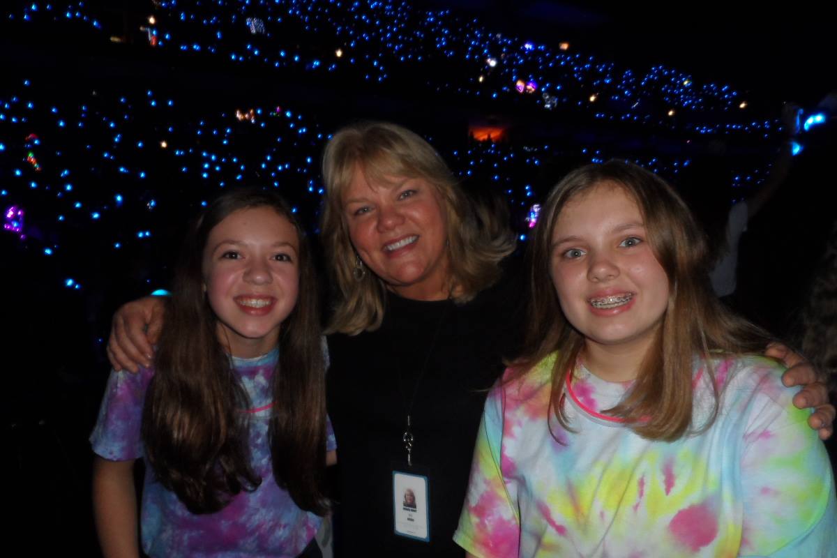 Dear Andrea and Taylor Swift. Day made.