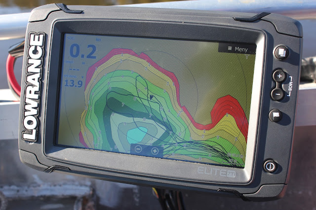 What is the difference between Lowrance Elite Ti and Elite Ti2?