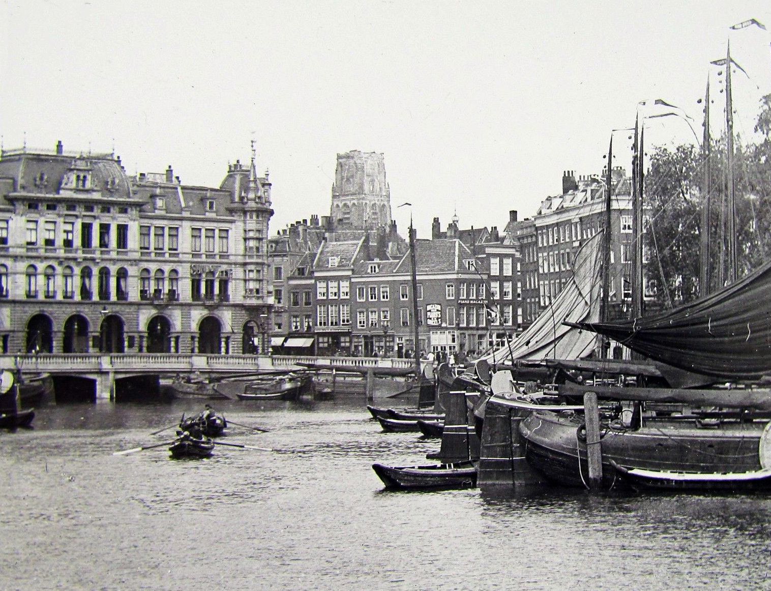 transpress nz: Rotterdam Oude Haven, Netherlands, circa 1900