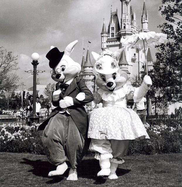 Disney Avenue: 23 VINTAGE Photos of Easter at the Disney Parks