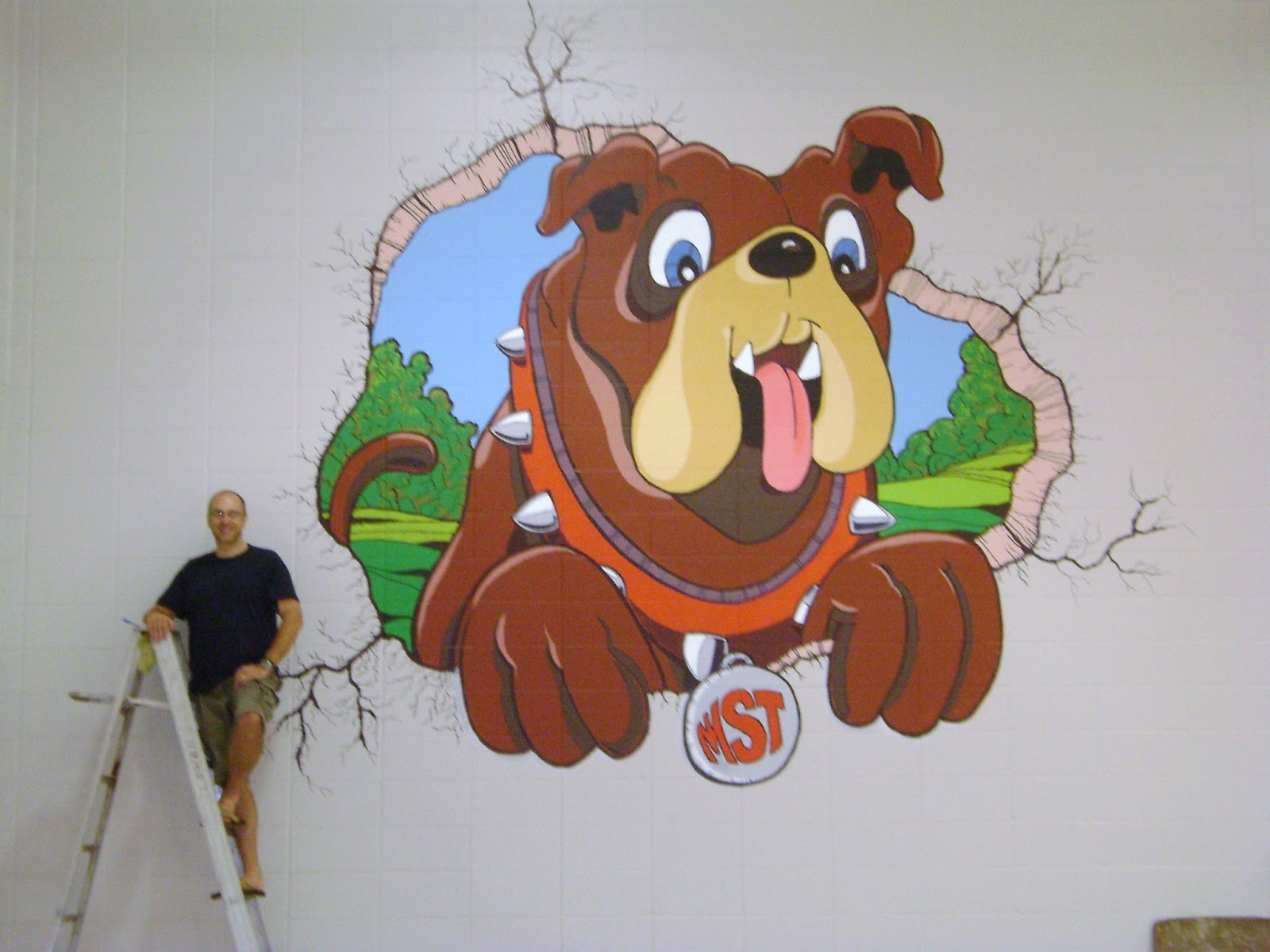 The Mural Garage: Lowell Bulldog