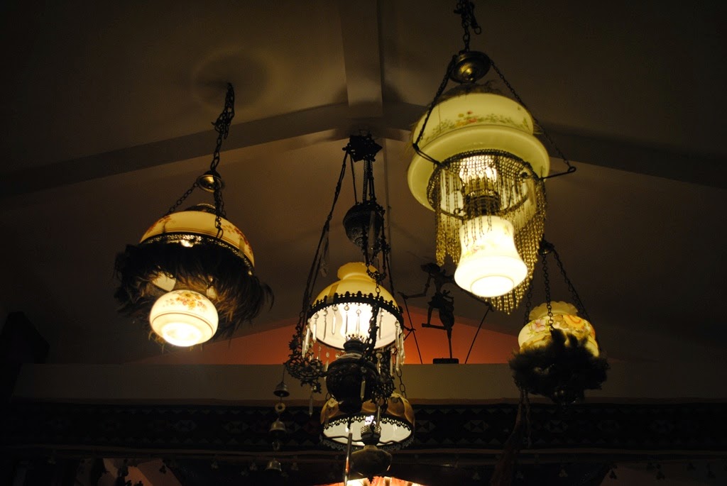 Sleek in the City: 18 Awesome Photos Taken Inside Cafe Juanita