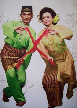 Muhammad Azwar Blog : Kebudayaan Tari Serampang 12 Belas dari Sumatra Utara