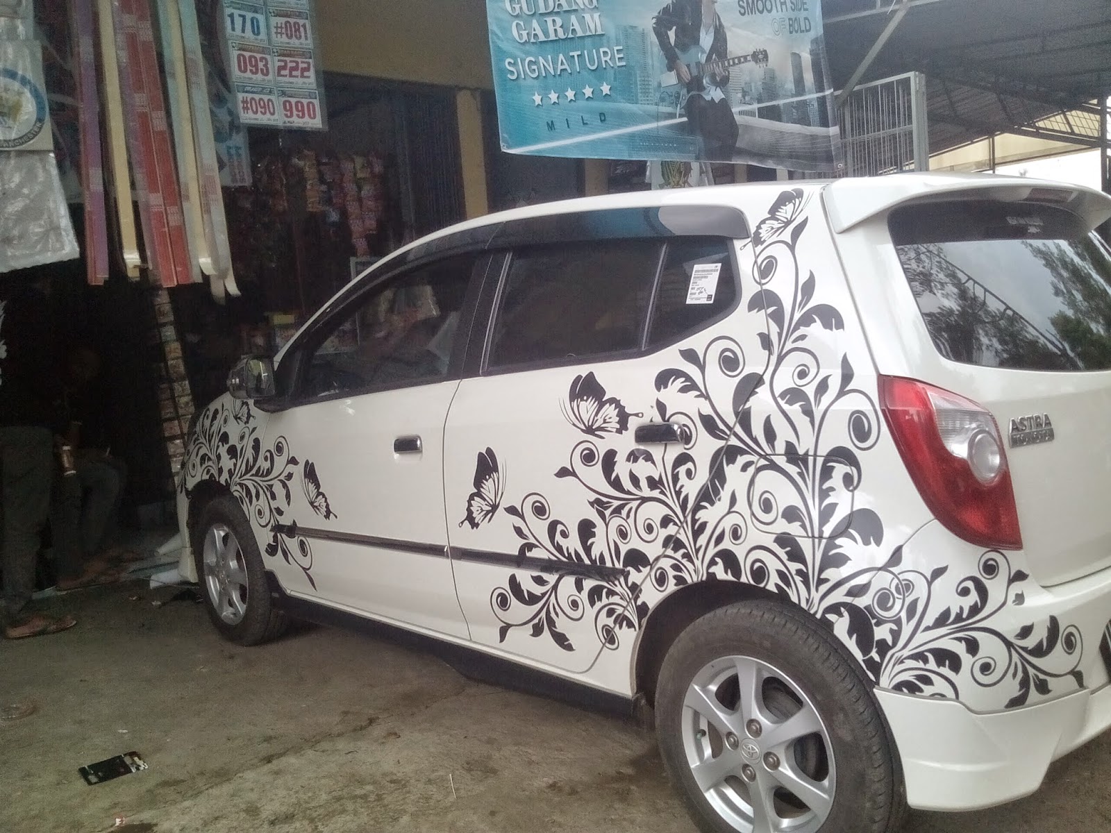 Toyota Agya (Motif Batik Bunga) - 4tu5 Sticker