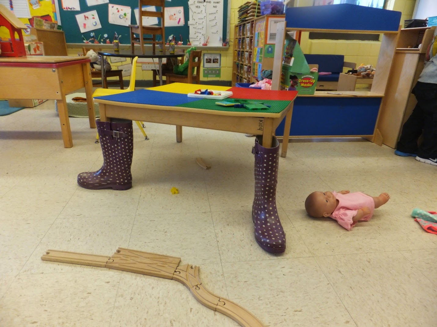 Little Mrs. Preschool: Wacky Wednesday & Dr. Seuss Party!