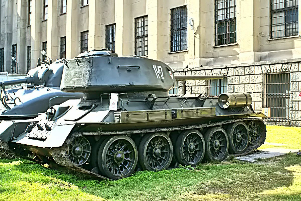 Découverte des modèles réduits: Le char moyen russe T34/76.