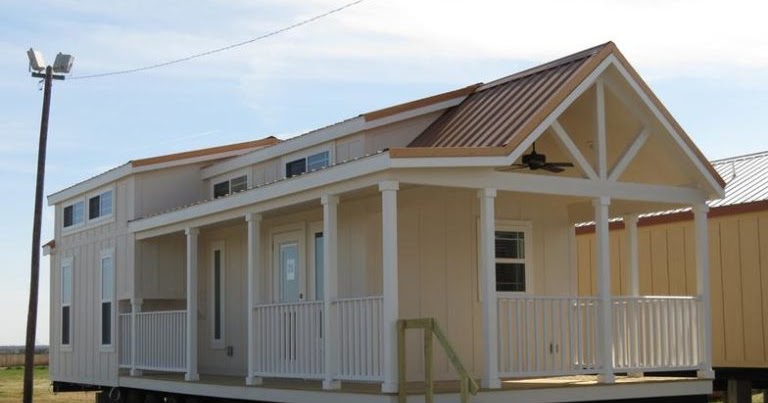 TINY HOUSE TOWN: 399 Sq Ft Dallas Cottage