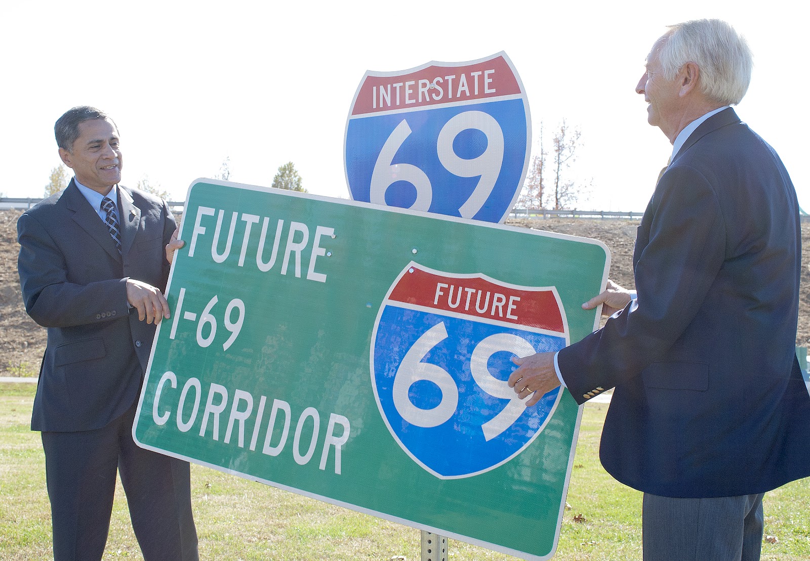 buildi69-ky: I-69 Signage marks remarkable progress for region