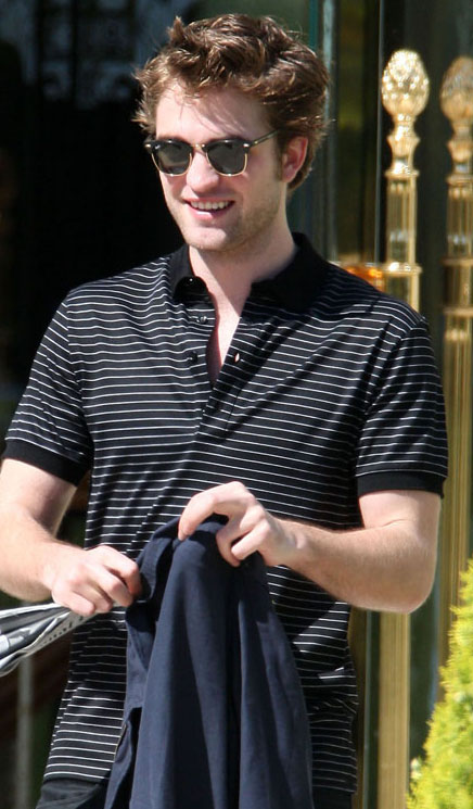 Robert Pattinson - Famous Celebrities