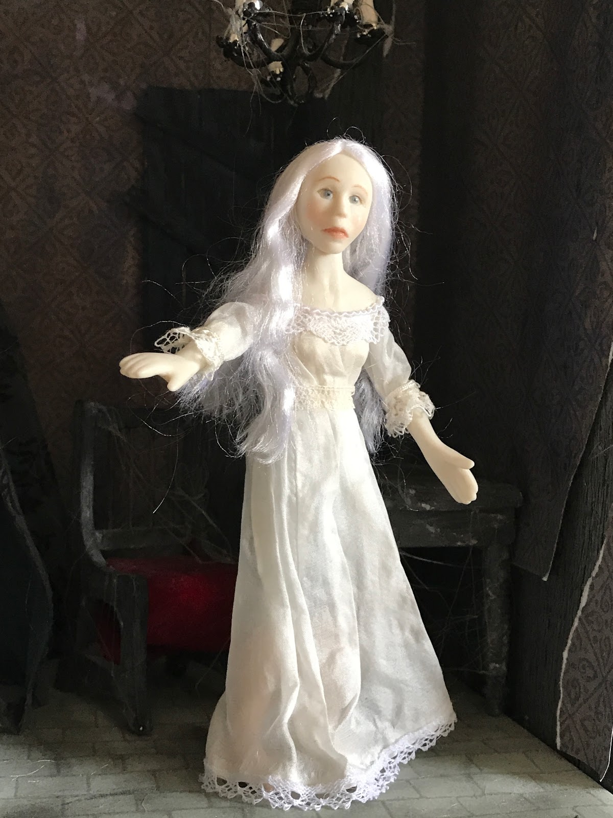 Minna Miniatures: Valkea neito - White maiden