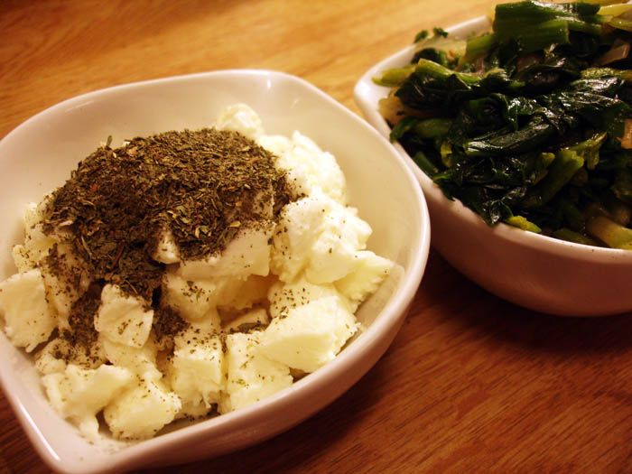 libyan food: Arabic Savoury Pastries: Bureek Muwaraq بوريك مورق