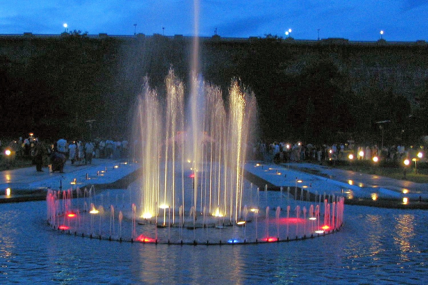 Adventures in India 2018: Brindivan Gardens, Krishna Raja Sagara Dam ...