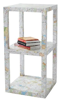 DIY College Apartment Ideas: Bed-Table with maps!