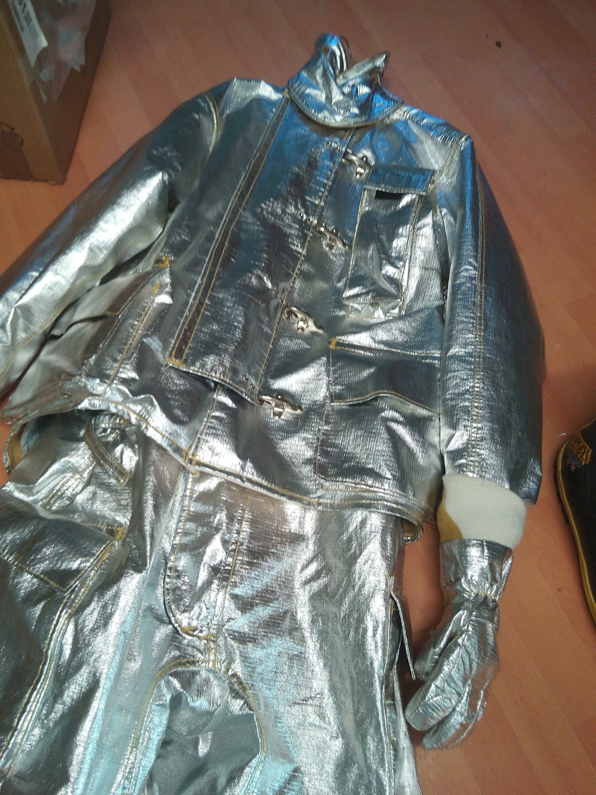 World Firefighter Helmets: Il Proximity Turnout Gear della Morning ...