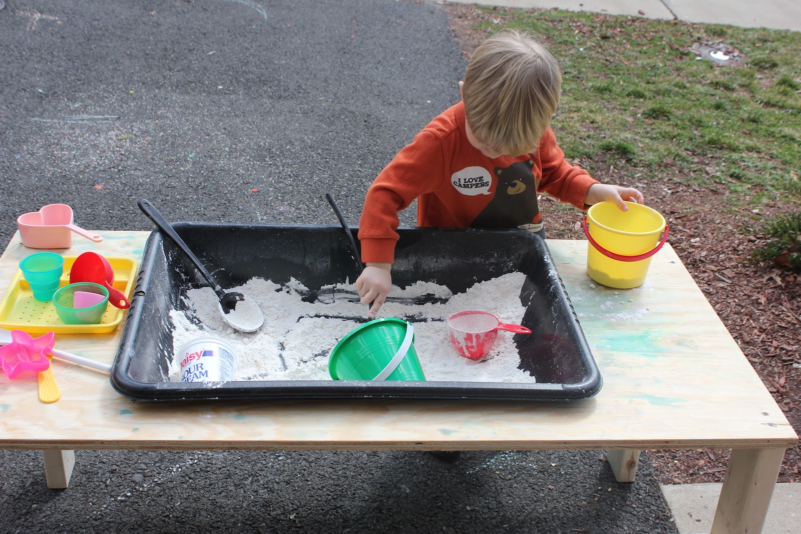 Momma's Fun World: Sensory Play with Cloud dough