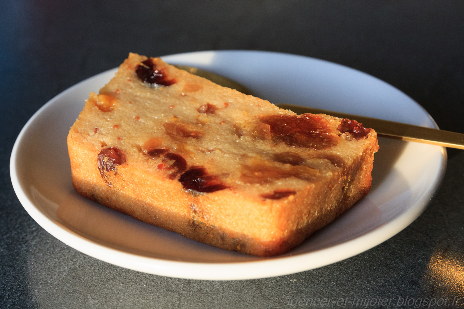Agencer et Mijoter: Gâteau de semoule aux fruits secs