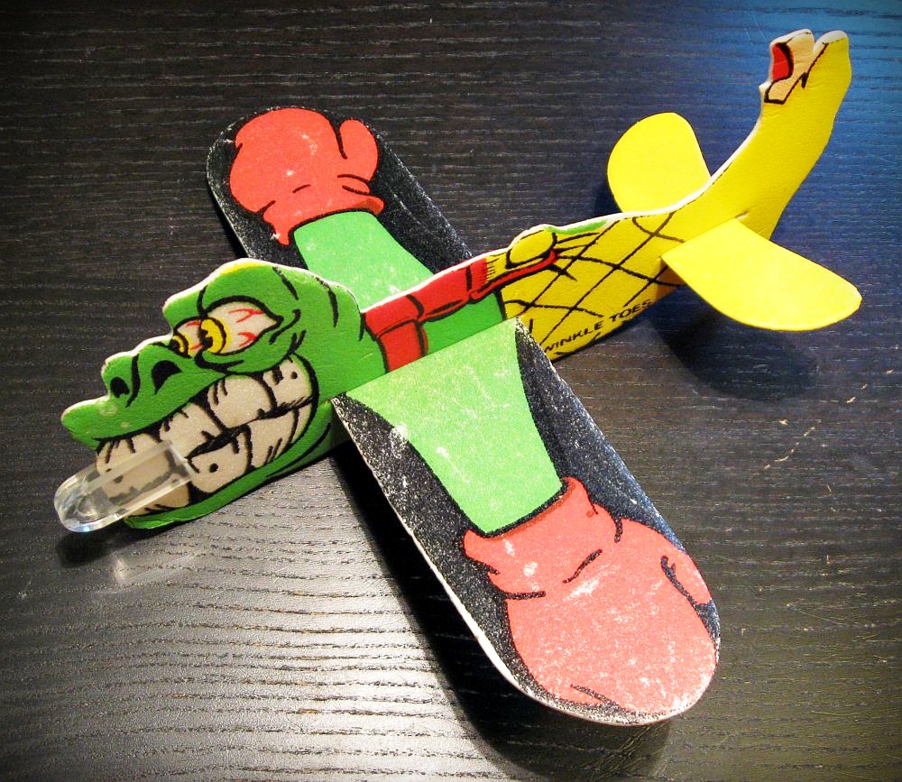 Lair of the Dork Horde: Vintage Topps Flying Things!