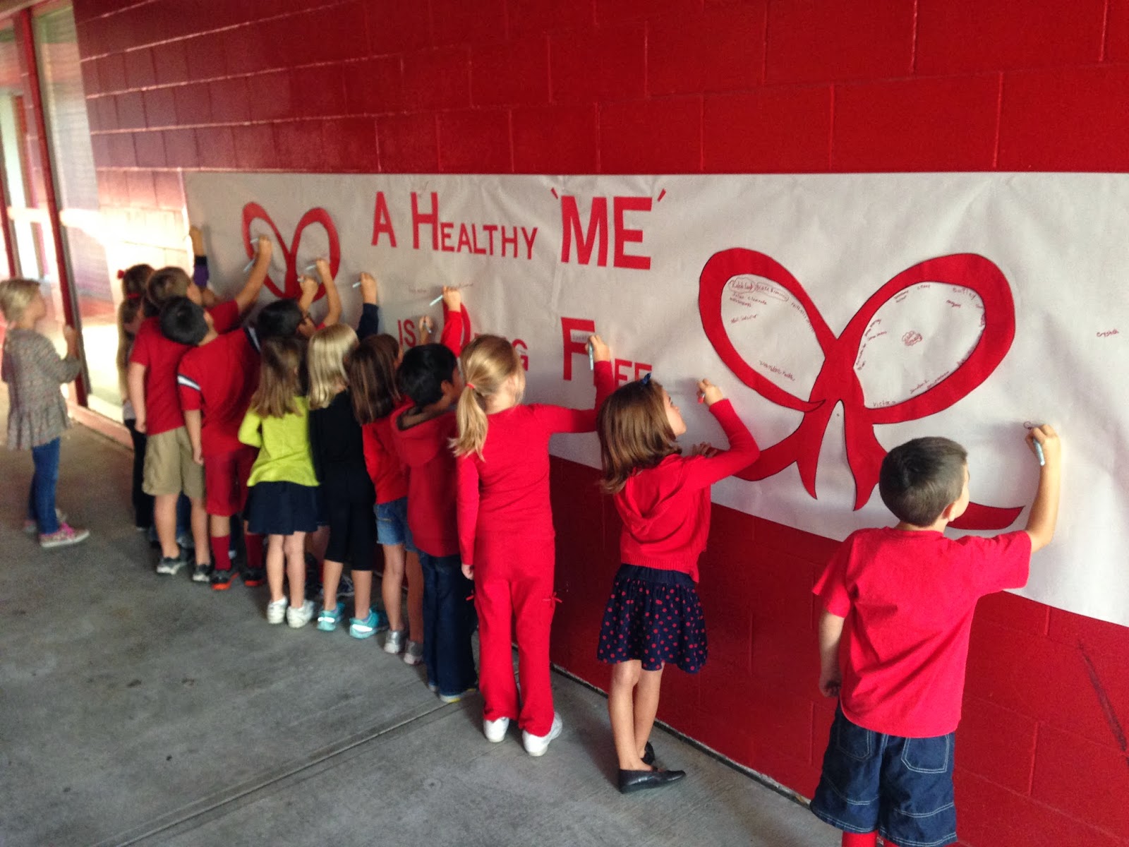 Halloran Happenings: Red Ribbon Week 2013: A Healthy Me Is Drug Free!
